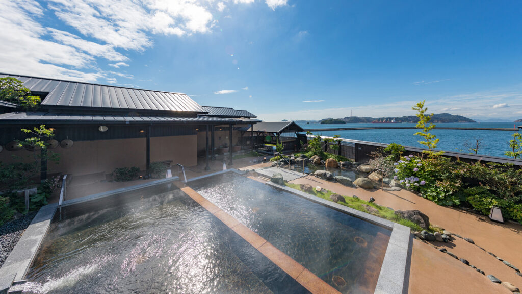 岡山で海水浴と温泉＆ホテル｜渋川海岸と「夏限定ぬる湯体験」を楽しむ夏旅-瀬戸内温泉たまの湯